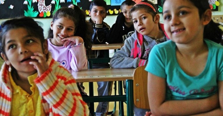 République Tchèque : un espoir pour les enfants roms - Amnesty ...